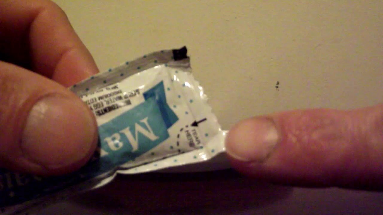 How to open a mayonnaise packet. - YouTube
