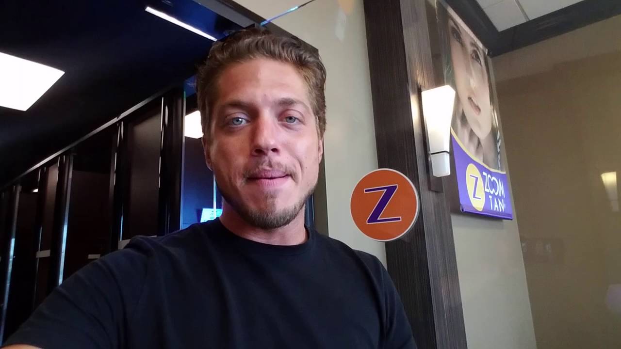 Zoom Tan: Guys tan too!!! - YouTube