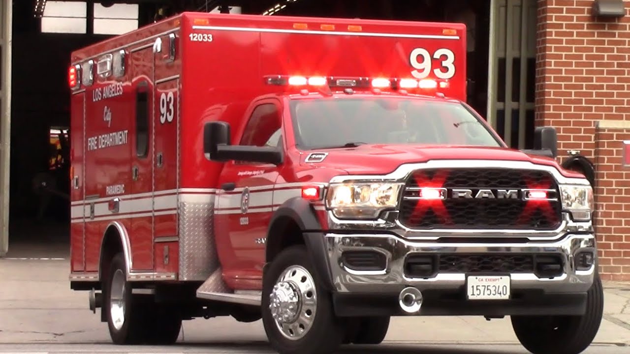 *AIRHORN* LAFD Rescue 93 responding + Engine 93 - YouTube