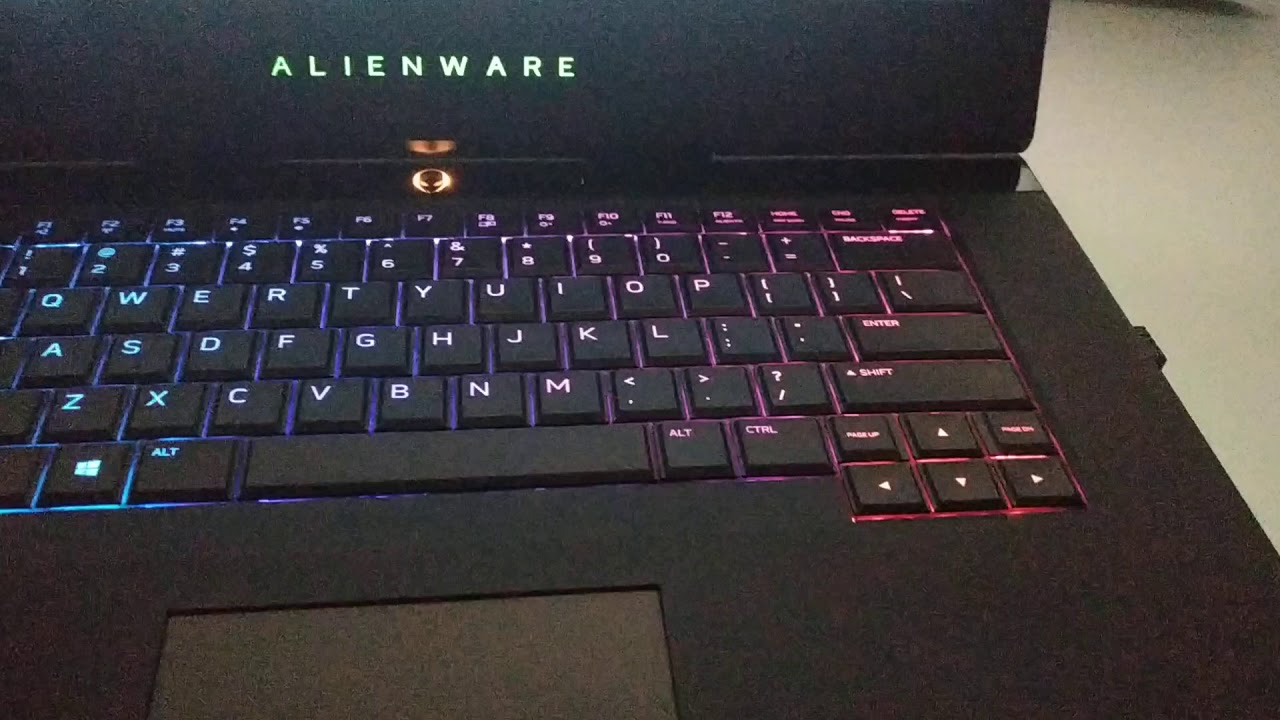 Notebook Alienware r4 15 - YouTube