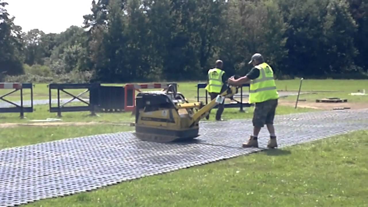 PERFO Installation Using a 750 kg Compactor Plate - YouTube