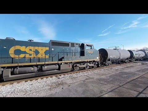 Very Early CSX Dash Eight Wide Cab on Mixed Freight Q648 - YouTube