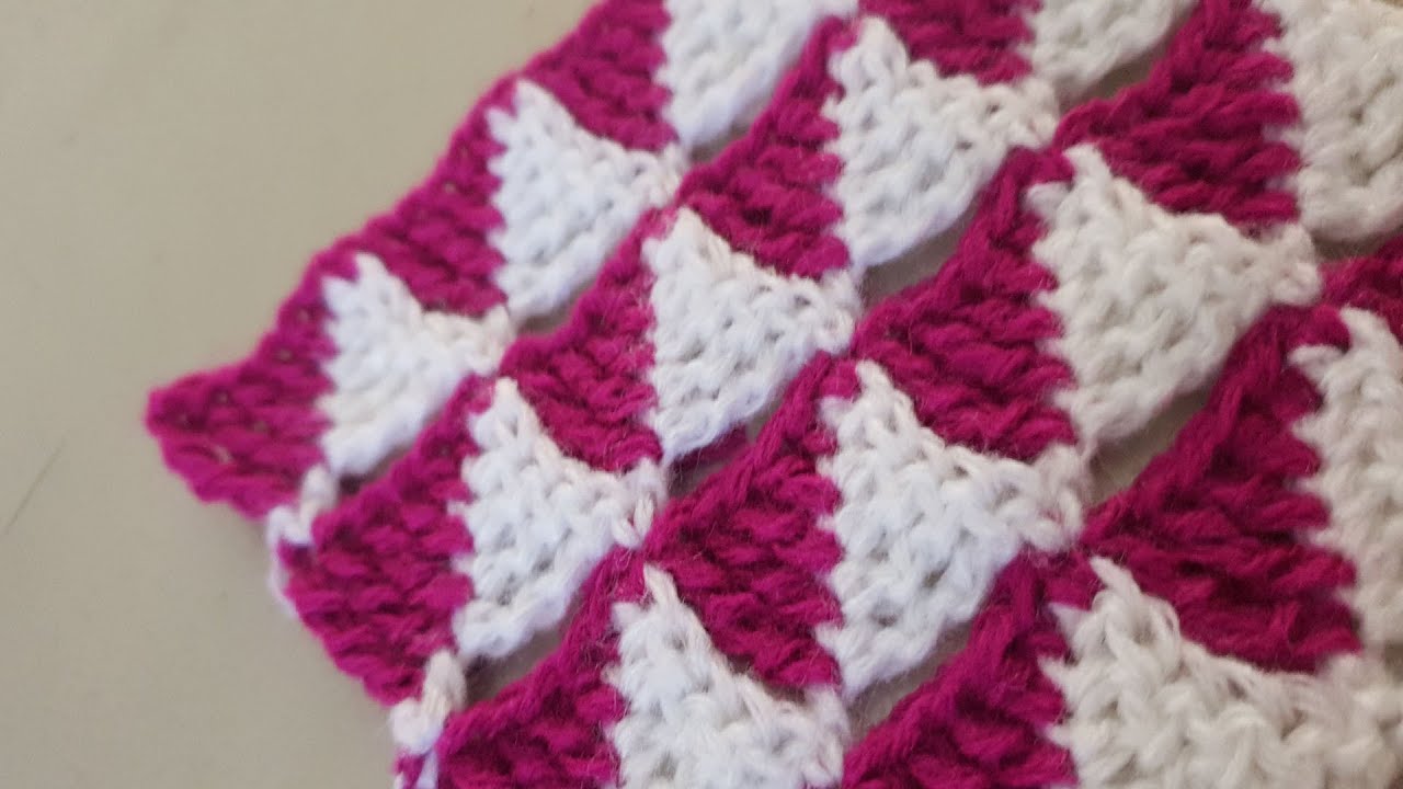 How to crochet a triangle stitch two colors - YouTube