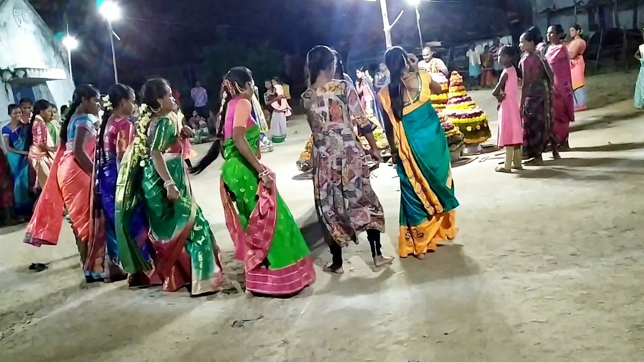 Village Saddula bathukamma celebrations - YouTube
