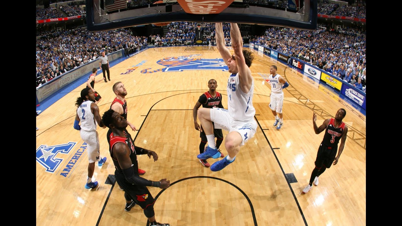 Memphis Basketball Sweeps No. 7 Louisville with a 72-66 Win - YouTube