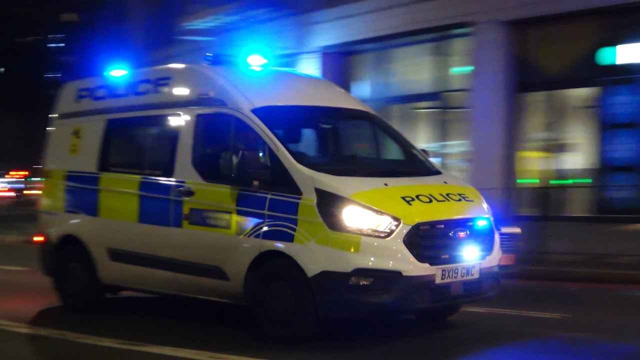 Metropolitan Police Station vans responding [collection] - YouTube