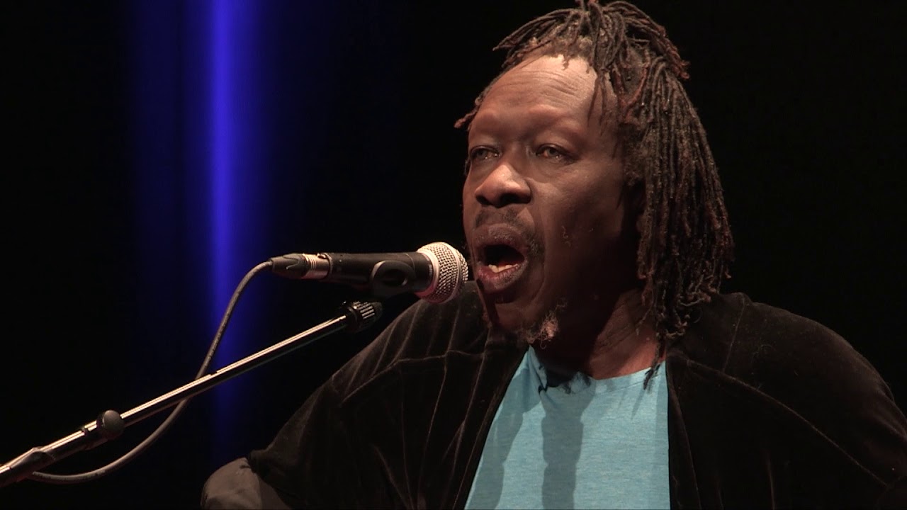 Un autre regard sur les réugiés | Geoffrey Oryema | TEDxLorient - YouTube