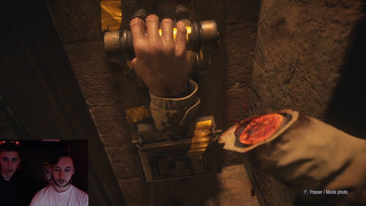 ELLE VIENS DE NOUS COUPER LA MAIN LA?!?! RESIDENT EVIL VILLAGE (EP#4 ...