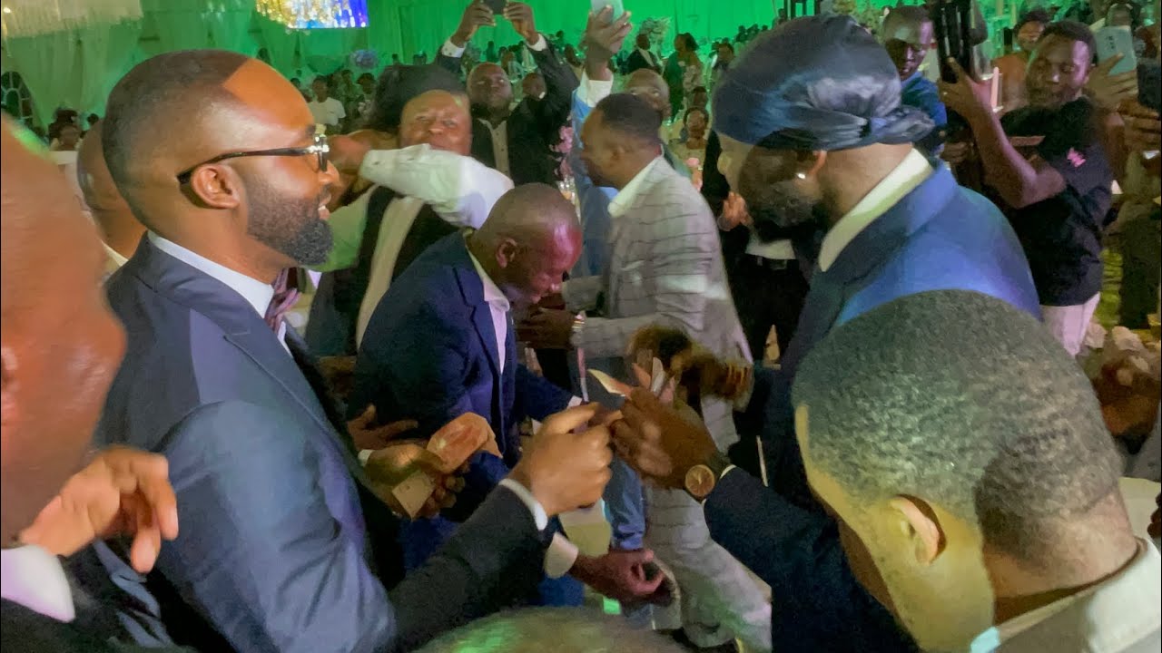 Esanyu!!! Dr. Hamza Sebunya Ayiridde Eddy Kenzo Sente ku Mbaga y ...