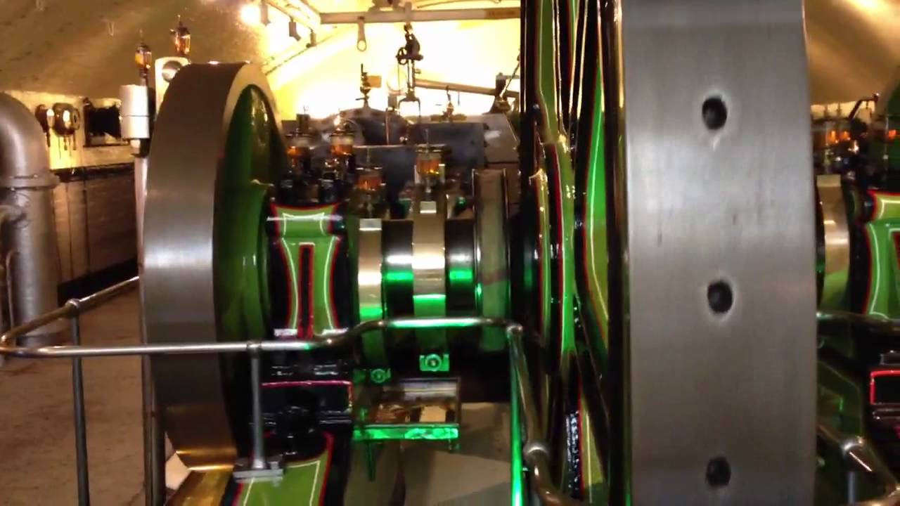 Tower Bridge steam engine - YouTube