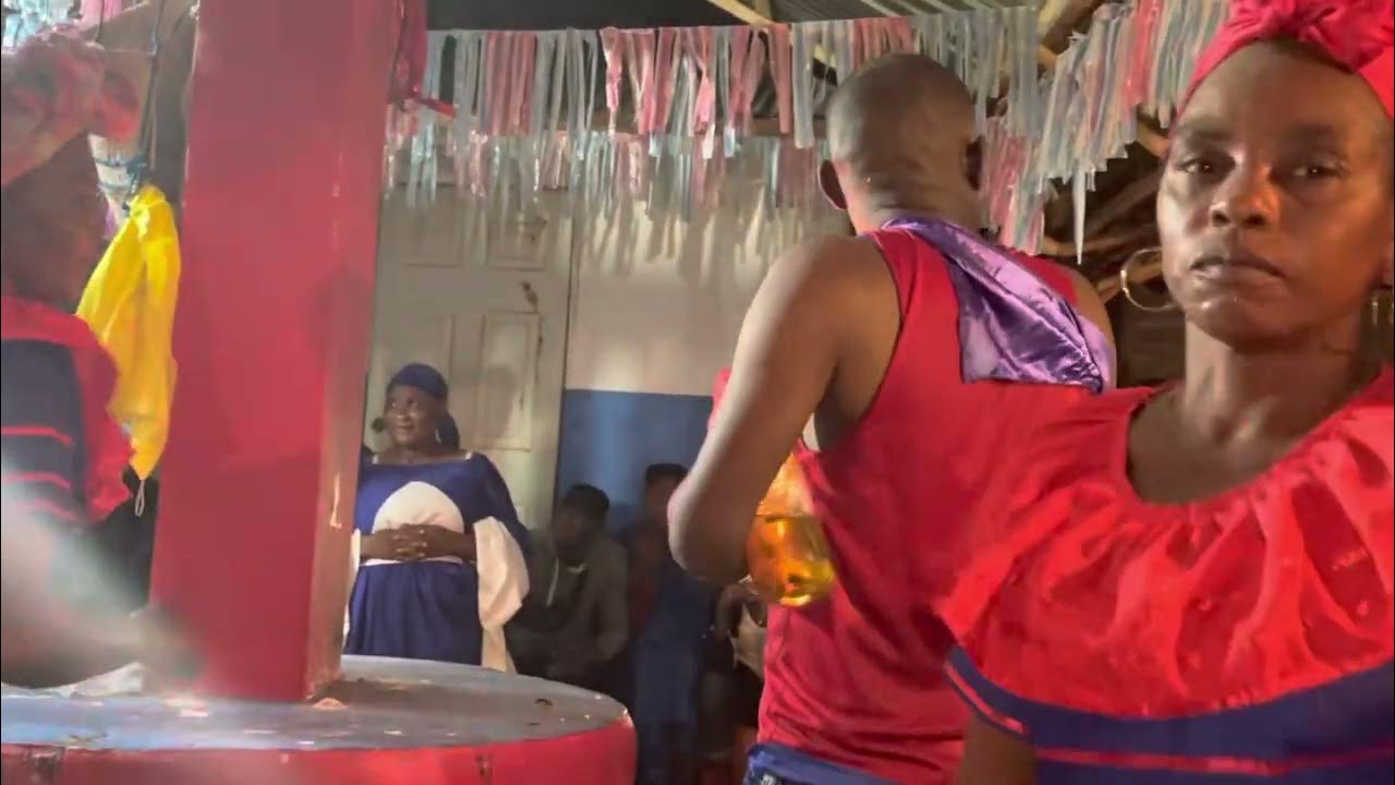 Anpil kout bagèt kay Ougan Lahens Pasterin, lwa ap moute ann gade kò yon moun ap kole dife souli ...