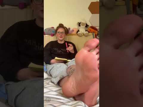 Redhead Girl Big Soles 660x1280 avc1 mp4a