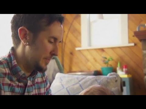 Transgender man gave birth to baby - YouTube