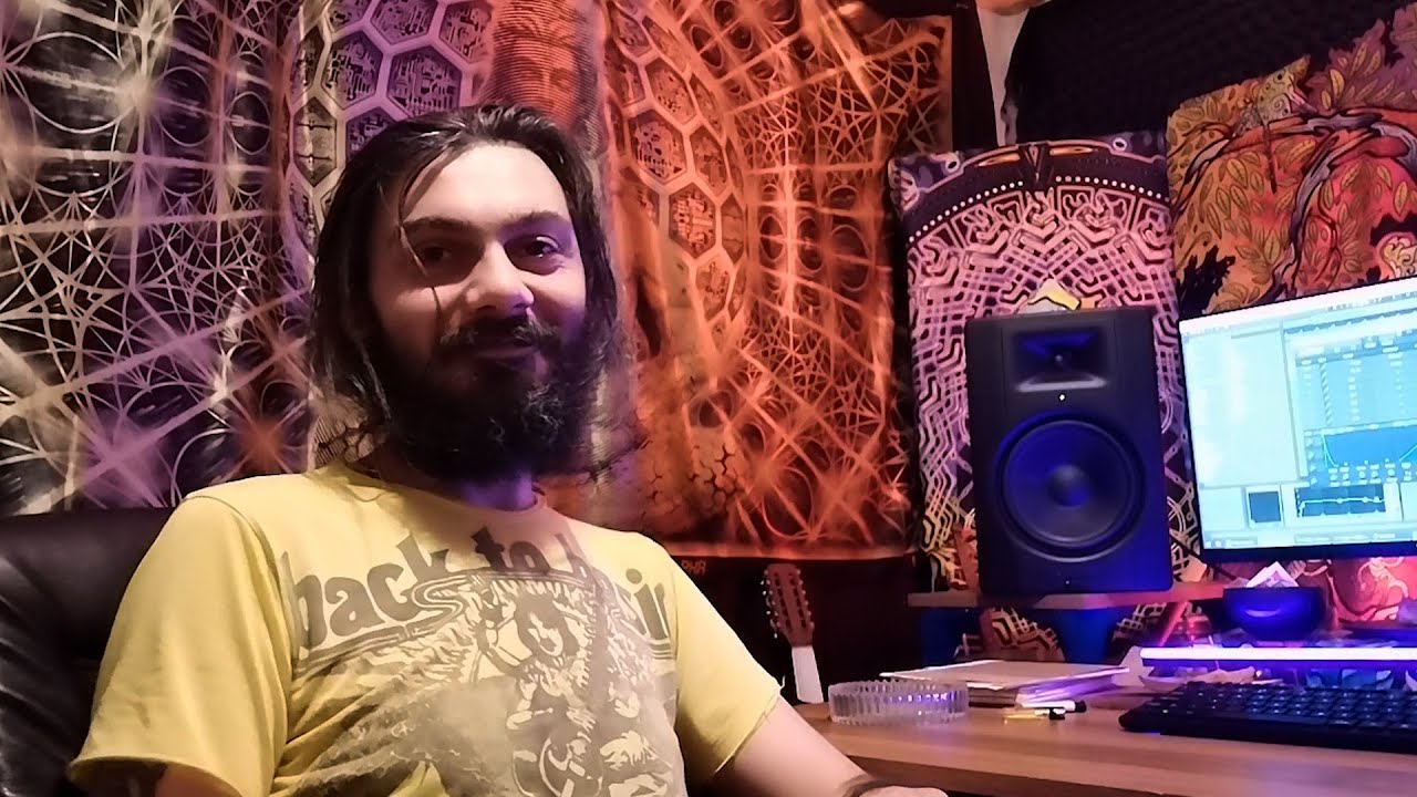 How to make 303 Acid sound in 2 minute with Serum - YouTube