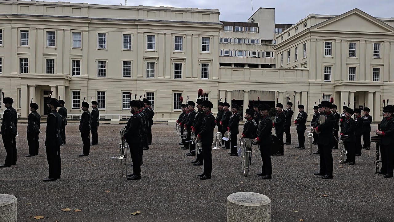 These Unique Guards Give A Display For The Crowd - YouTube