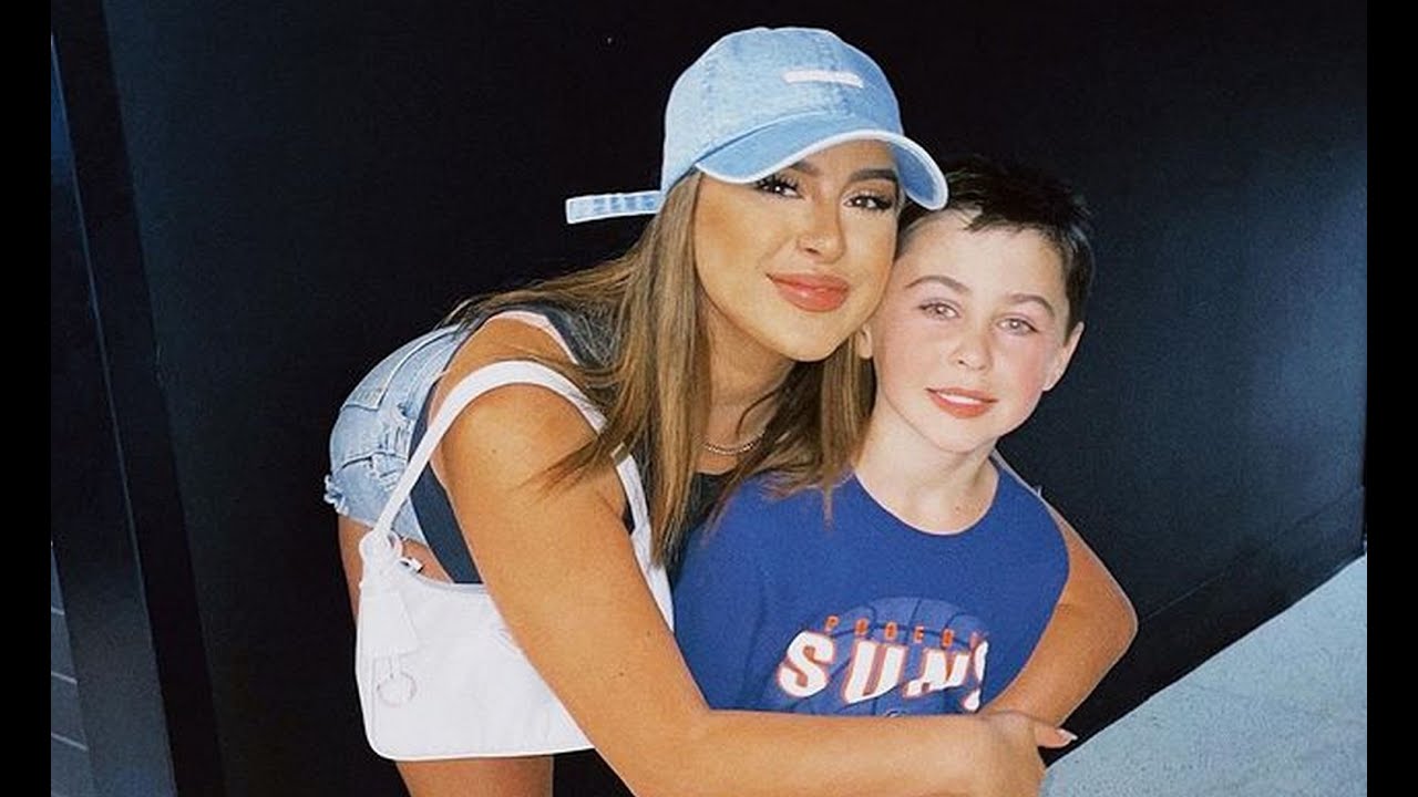 Kalani Hilliker Mother, Father and 3 Half-Siblings (Family Members ...