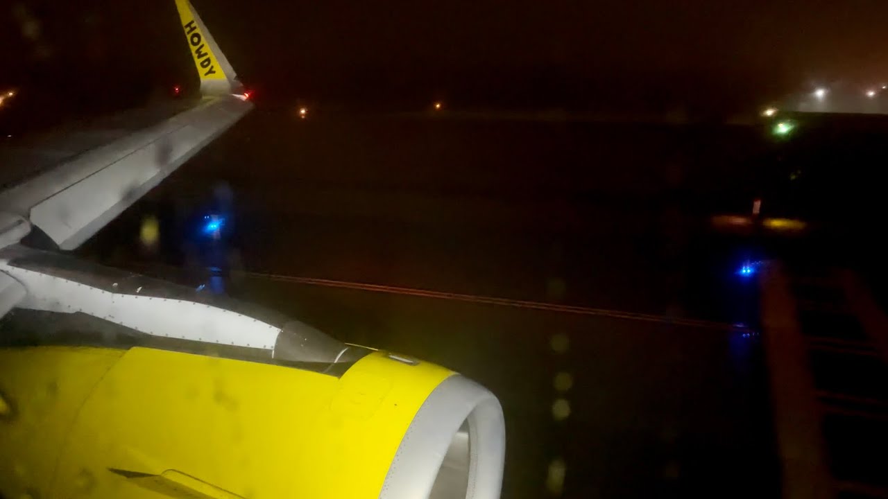 Spirit Airlines Airbus A320 night take off from Baltimore Intl. Airport ...