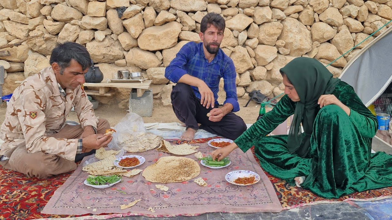 "The construction of Asmat's house by Hossein and the driver who takes ...