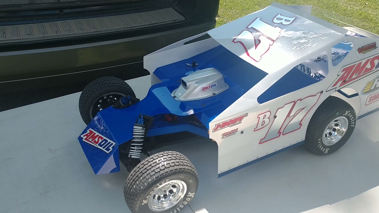 Mudboss first time at the track. - YouTube