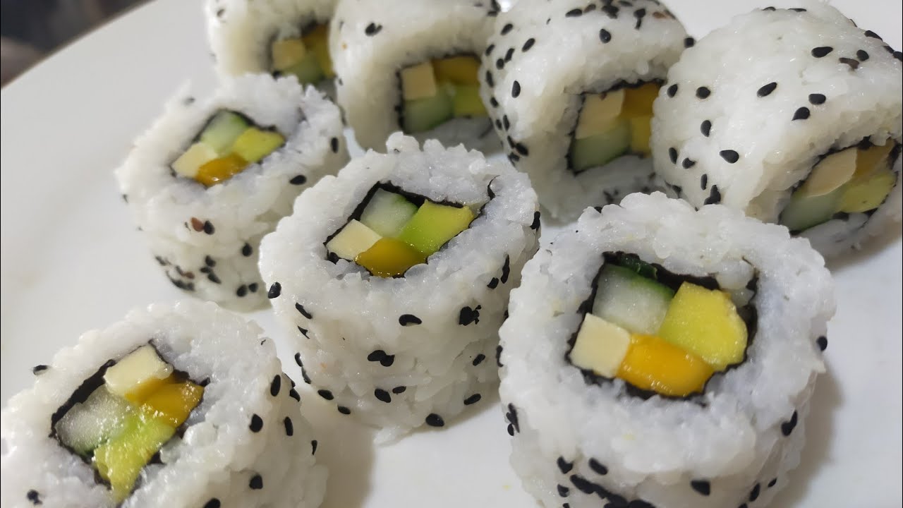 California Maki || Black Sesame Roll || Pang Negosyo idea - YouTube