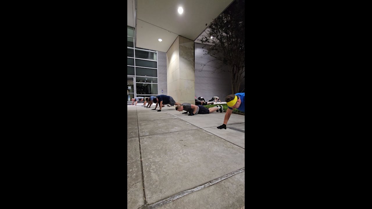 #f3 #upperbody Workout - The Corridor - YouTube