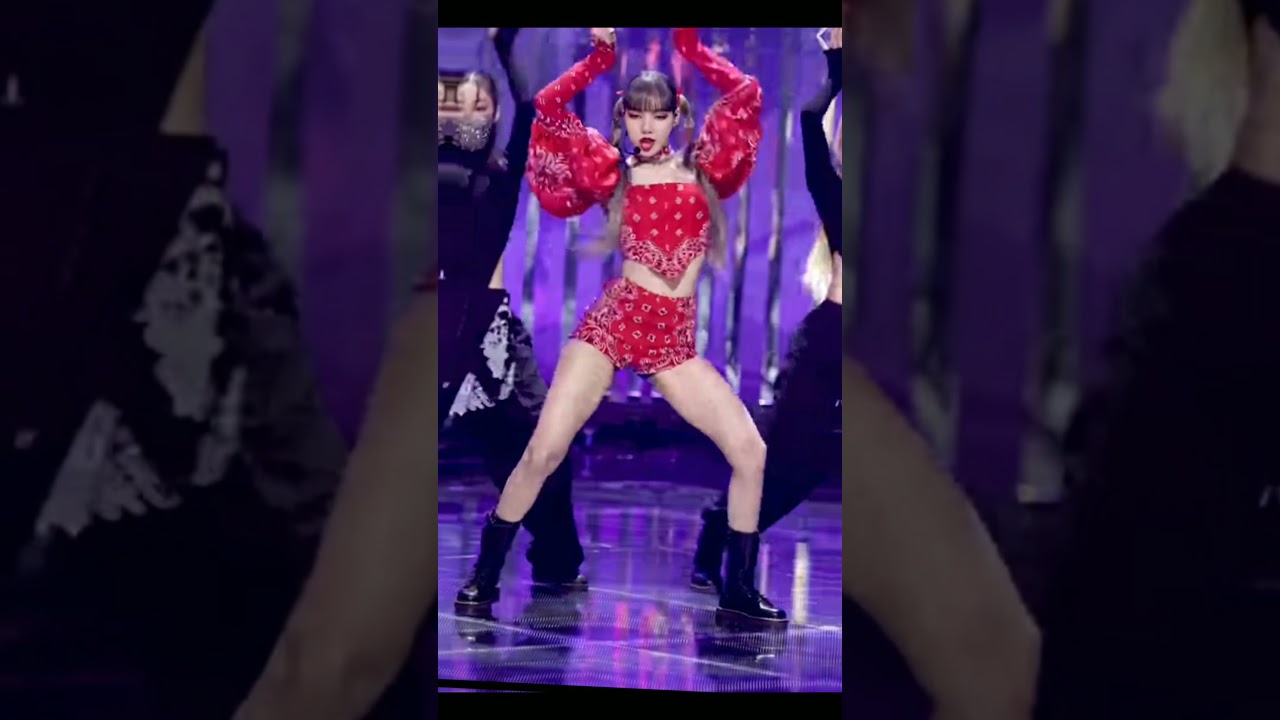 Blackpink Lisa perfect body perfect smile edit #blink #PinkBlack - YouTube