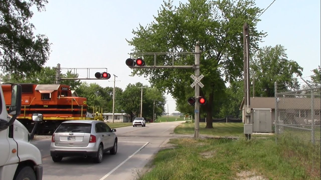 Kenton Street/U.S. 421 Railroad Crossing - TPW 3441, IMRR 2084, TPW ...
