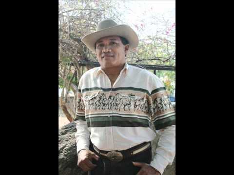 Victor Veliz - Perdi Todo En Los Caballos - YouTube