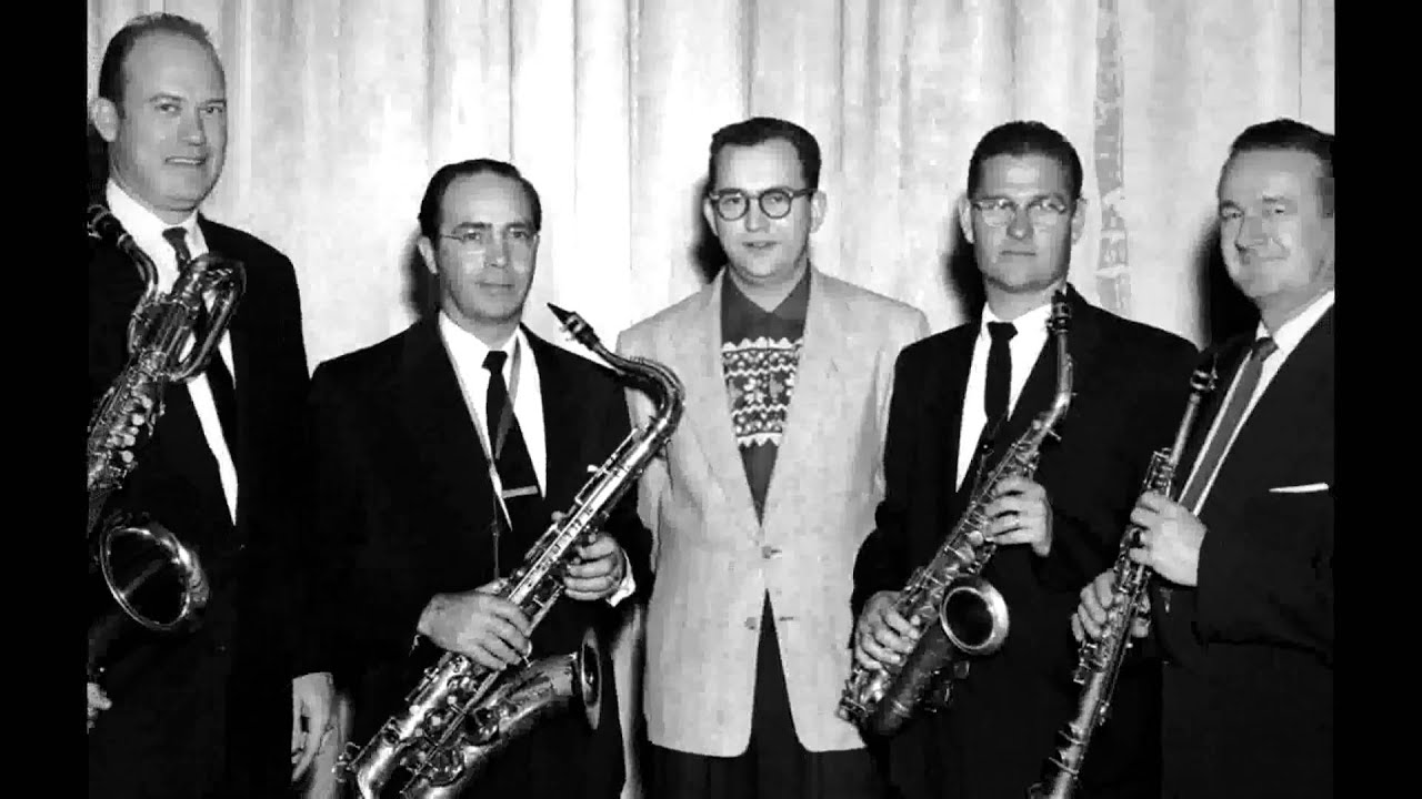 The Hollywood Saxophone Quartet Swings "The Maple Leaf Rag" - YouTube