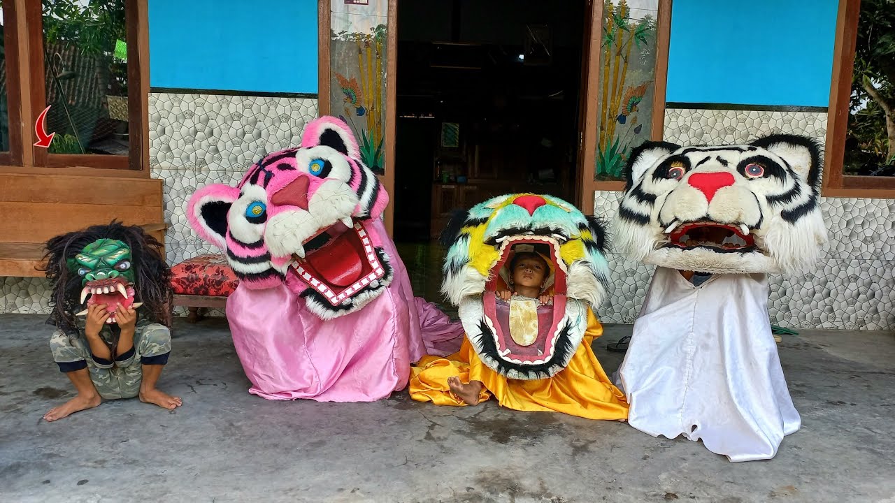 PERGI MBARONG DIJALANAN BARONGAN PINK KUNING PUTIH BUTO IJO - YouTube