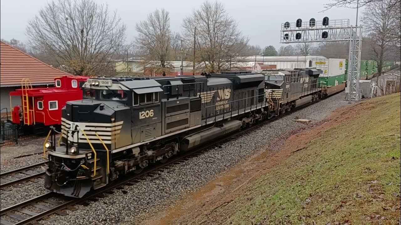 Massive Norfolk Southern #1206 -153 Irondale AL / Norfolk Southern #4531 led NS 27A to Atlanta ...