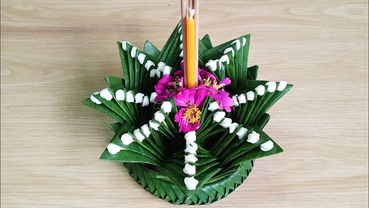 กระทงใบตอง หมากเบ็ง How to make krathong banana leaf - YouTube