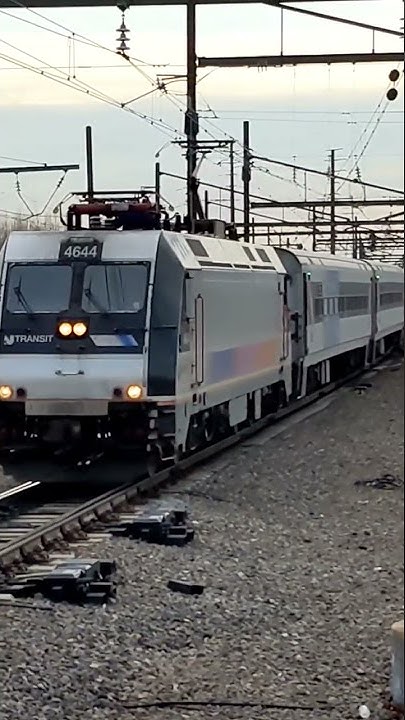 NJT Alp-46A #4644 Give me a Hornshow, 2 long Blast of the Horn - YouTube