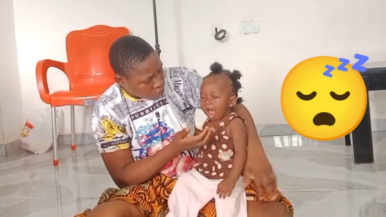 MY 10 MONTHS OLD BABY LIGHT EAT NIGERIA🇳🇬 GARRI|EBA FOR THE FIRST TIME ...