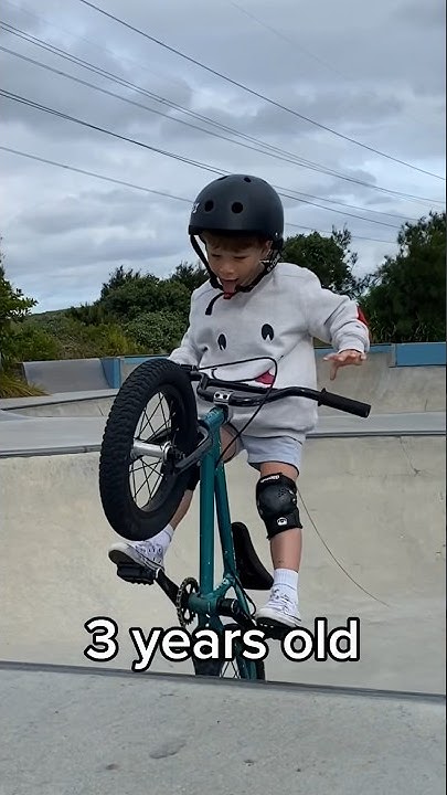 Toddler lands 1 hander #3yearsold #bmx - YouTube