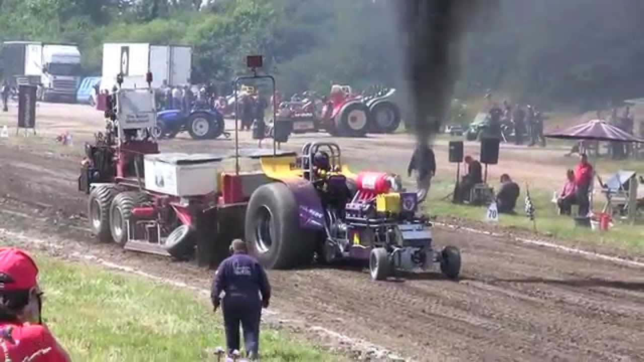 Road Runner 4000kg B-Division - 4th. DM Tractor Pulling - Korskro - YouTube