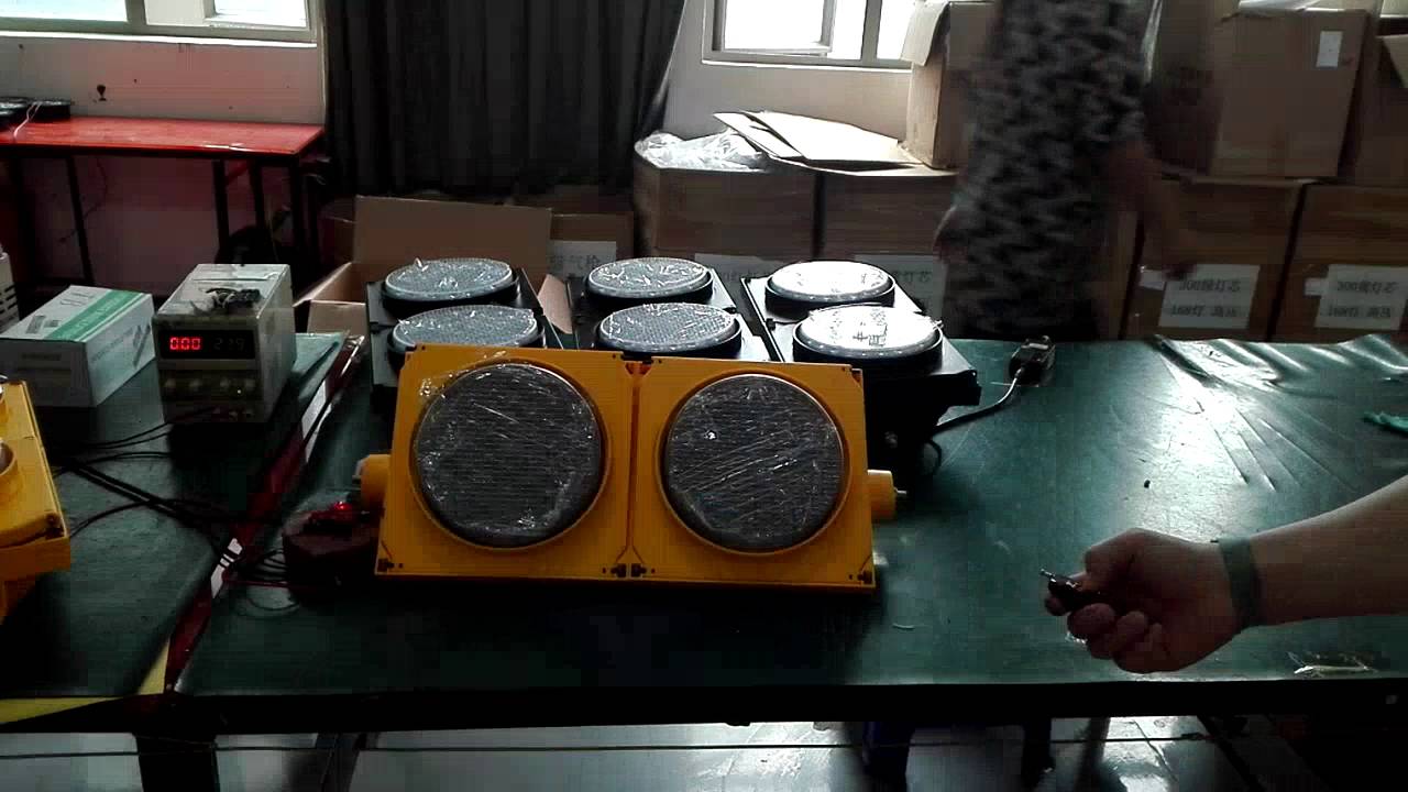 Remote control traffic light - YouTube