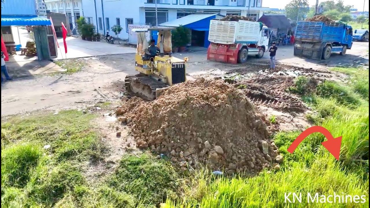 Nice First New Project, Huge Landfill For Delete Field Use Dump Truck & Bulldozer D31P Pushing ...