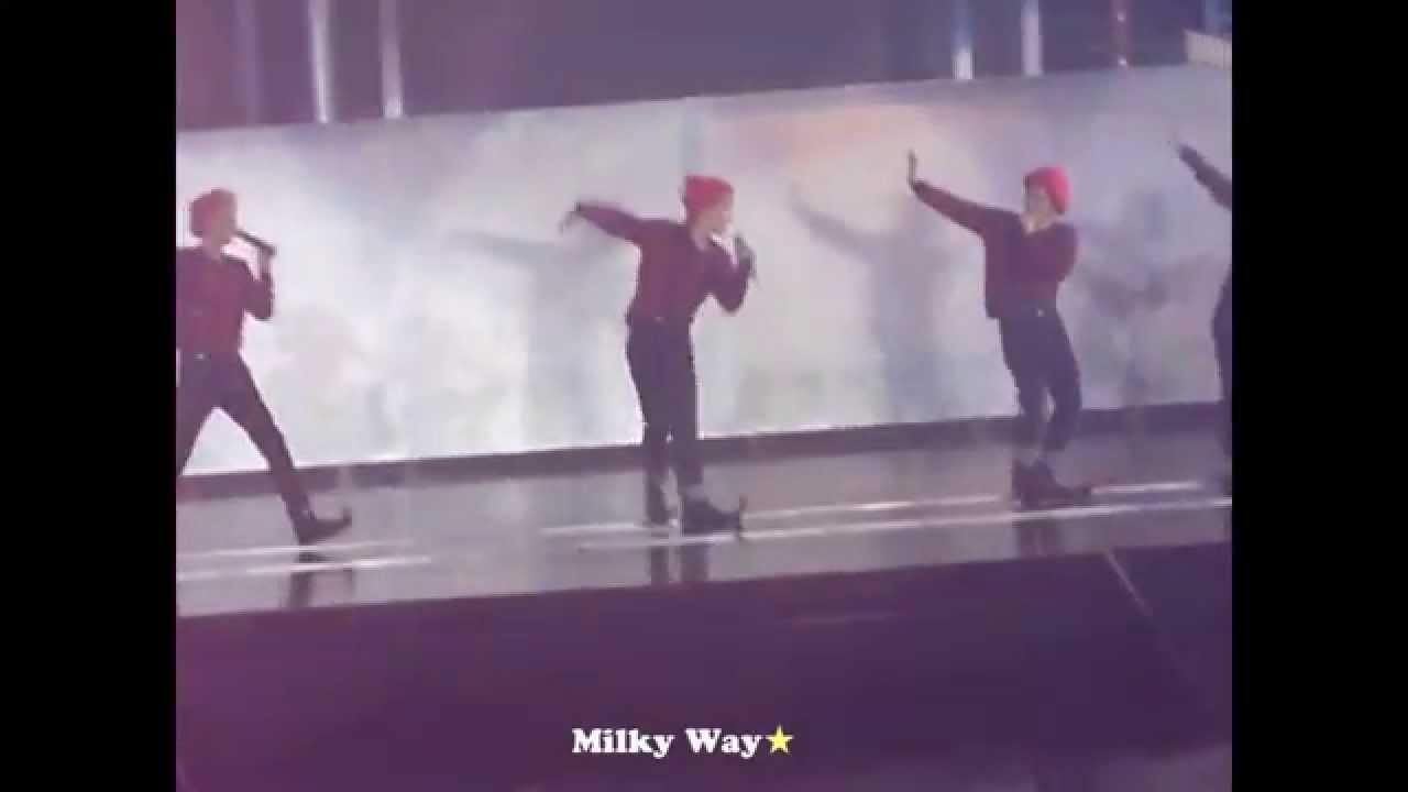 【HD】[Fancam] 150315 EXO'luXion 피터팬 Peter Pan (Lay focus) - YouTube