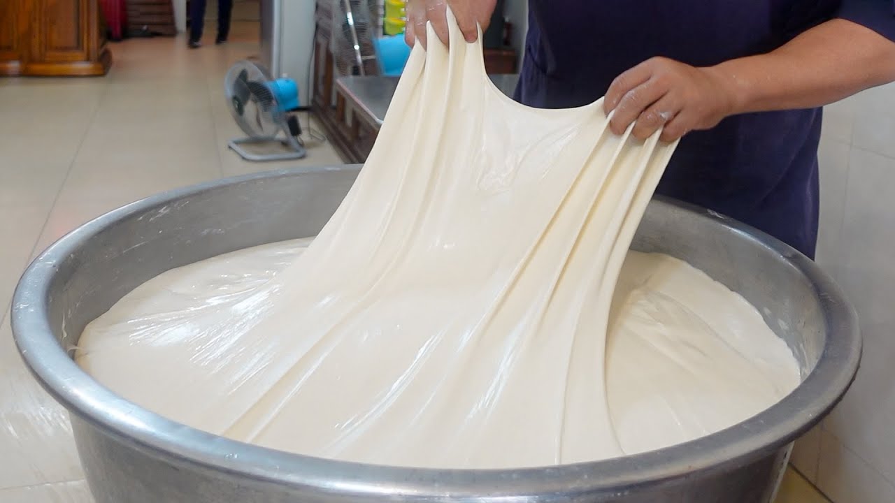 Spring Roll Wrappers Making Master, Braised Pork Spring Rolls / 潤餅皮 ...