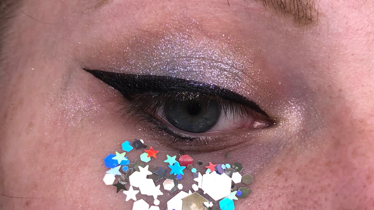 Blue Sparkling Spangle Eye Makeup Tutorial (3 MINUTES ONLY) - YouTube
