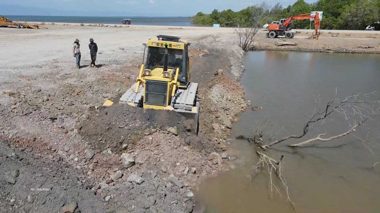 Wonderful Incredible Heavy Machine Mighty Dozer Pushing dirt Dump Truck ...