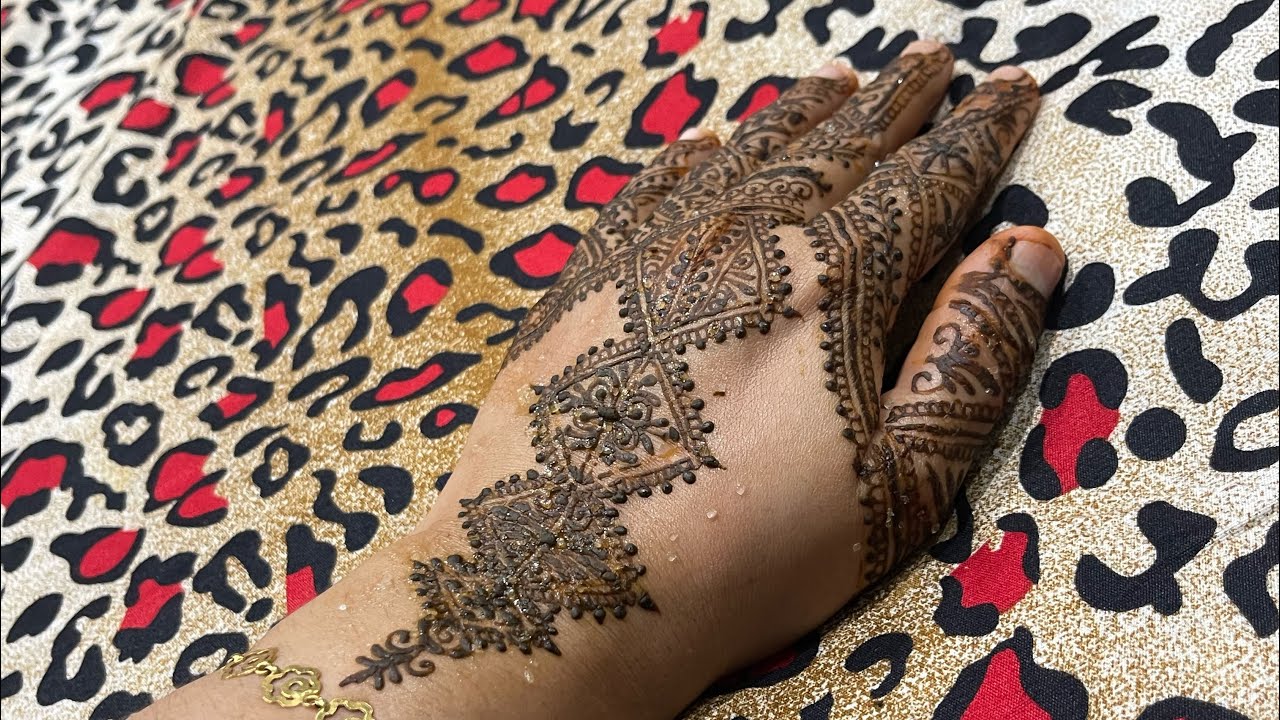 Mehndi design |Mehndi color 🥰 - YouTube
