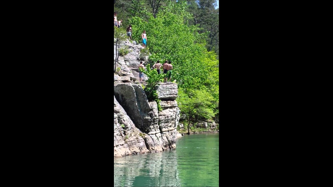 Cliff jumping on the Buffalo River. - YouTube