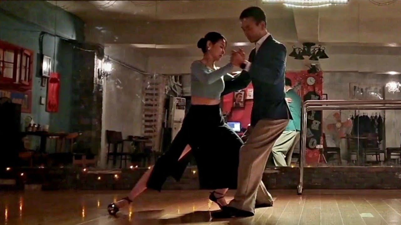 [탱고 레슨] #tango lesson#sentada y giro con barrida y colgada#나비y라우 - YouTube