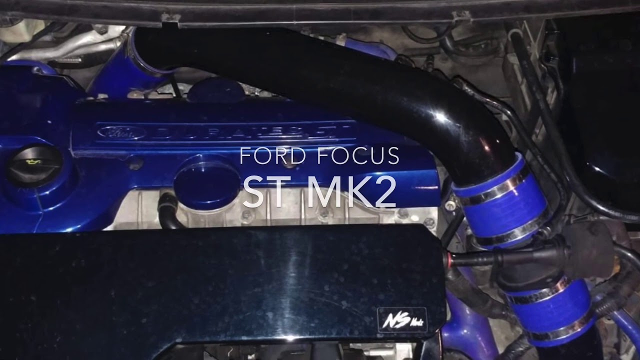 Ford Focus ST HUGE FLAMES pop and Bangs - YouTube