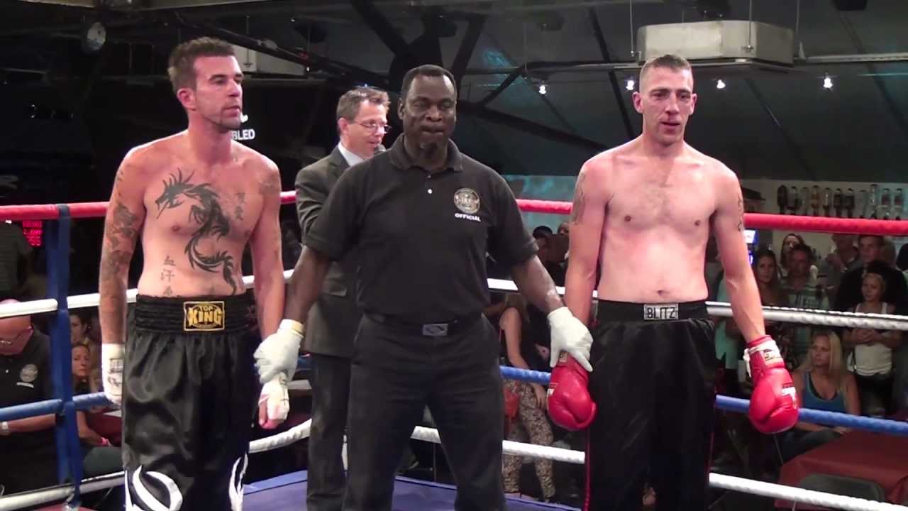 Kombat Zone - The Clash - Dan Elgar vs Dave Alfrey - YouTube