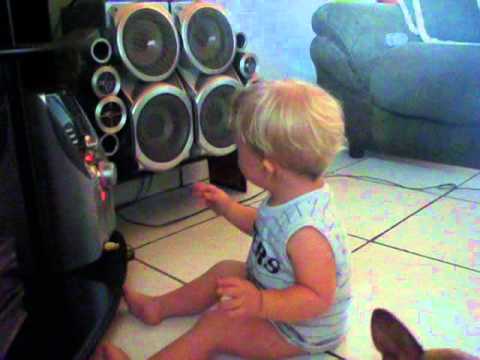 nenêm dançando forró - YouTube