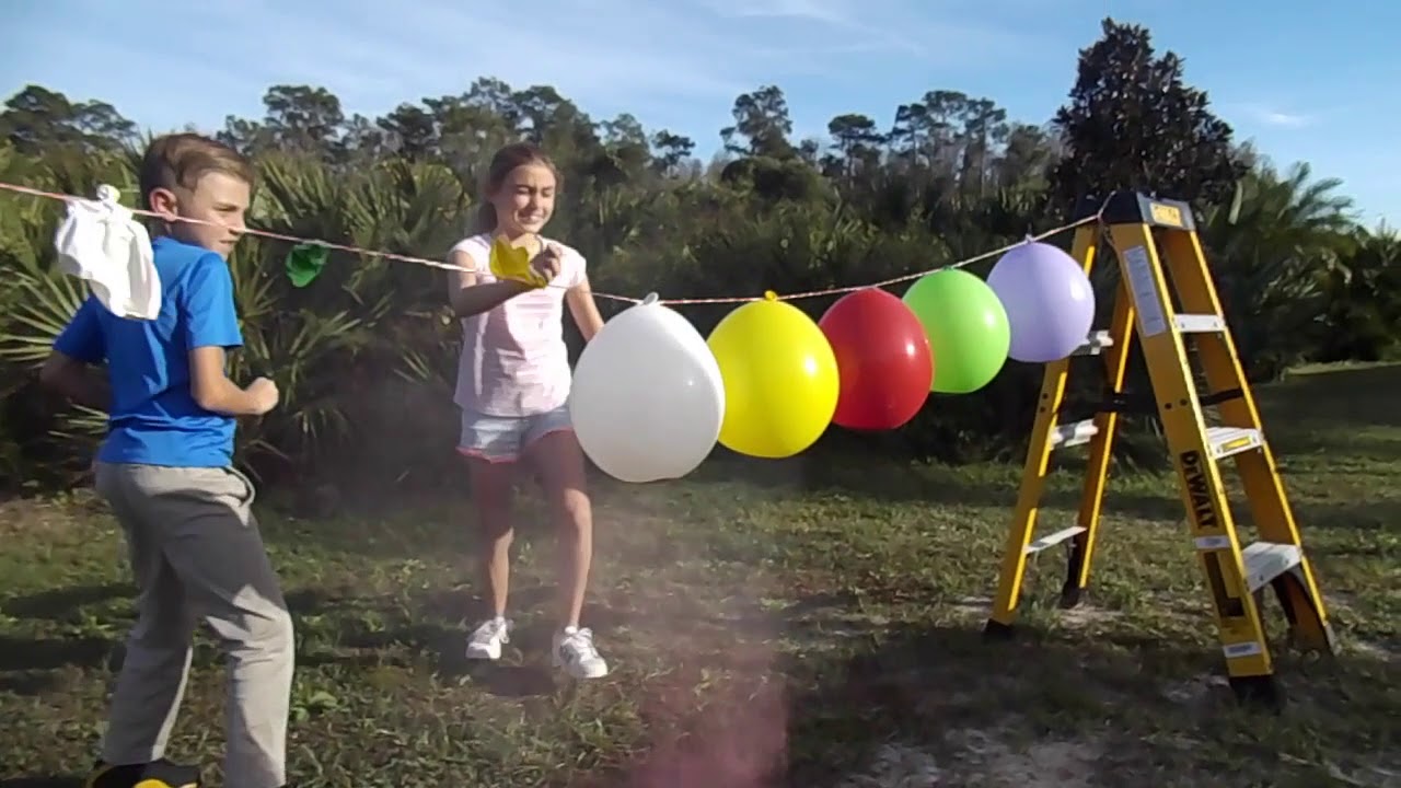 BALLOON POPPING WITH COLOR POWDER!! - YouTube