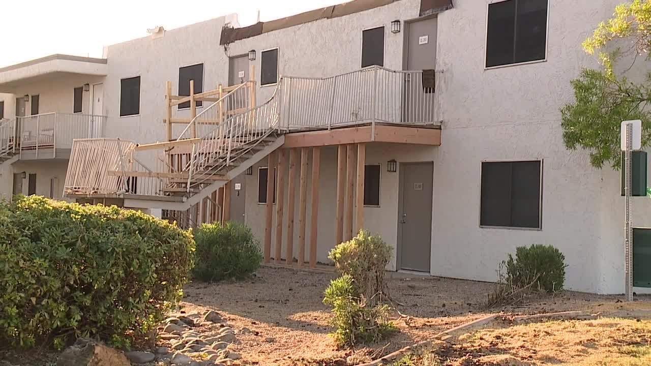 Monsoon cleanup continues at Scottsdale apartment complex - YouTube